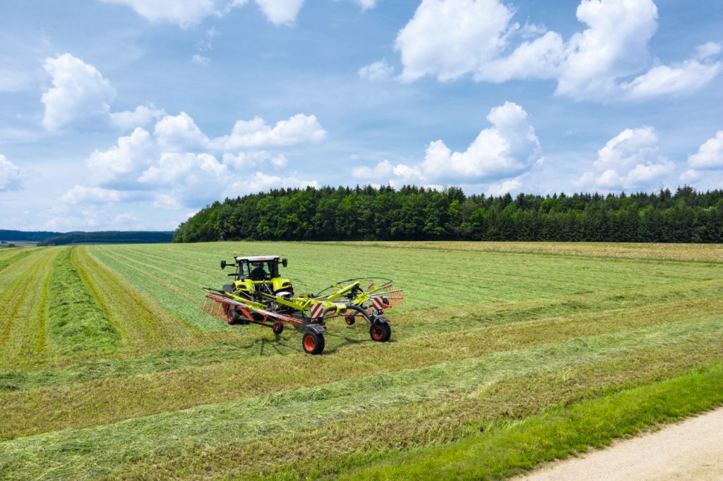 CLAAS LINER Dual-Rotor Central Swather - CLAAS Harvest Centre