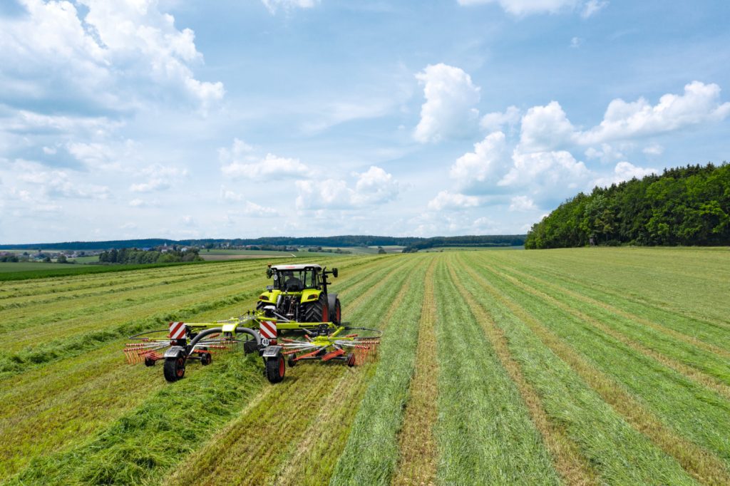 CLAAS LINER Dual-Rotor Central Swather - CLAAS Harvest Centre