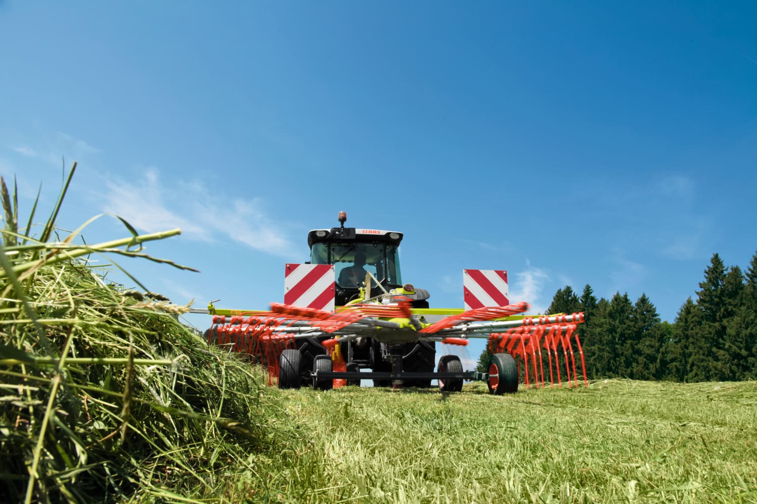 CLAAS LINER Single-Rotor Swather - CLAAS Harvest Centre